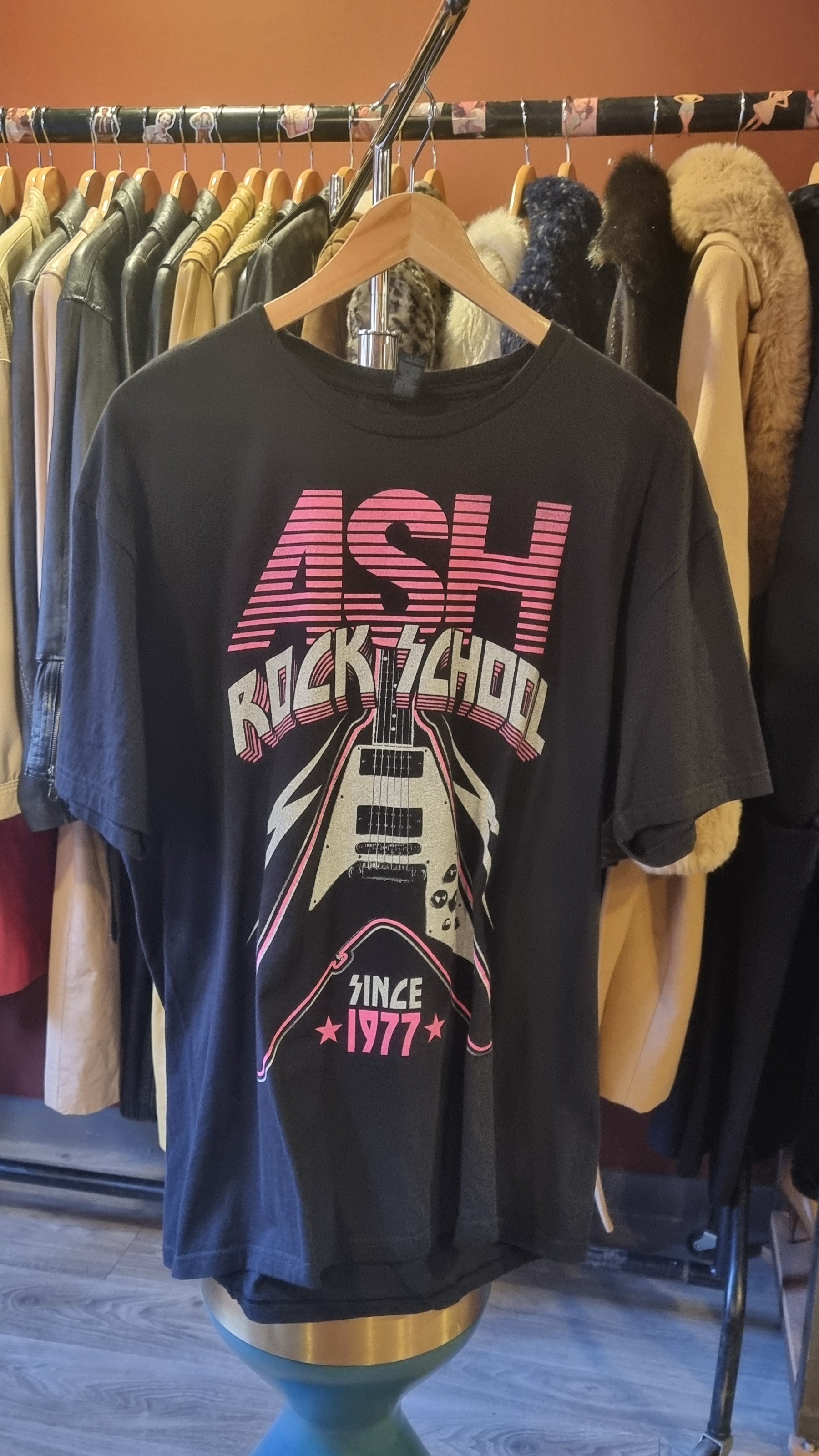 Ash Rock School Tour 2025 Tee – Notions Vintage